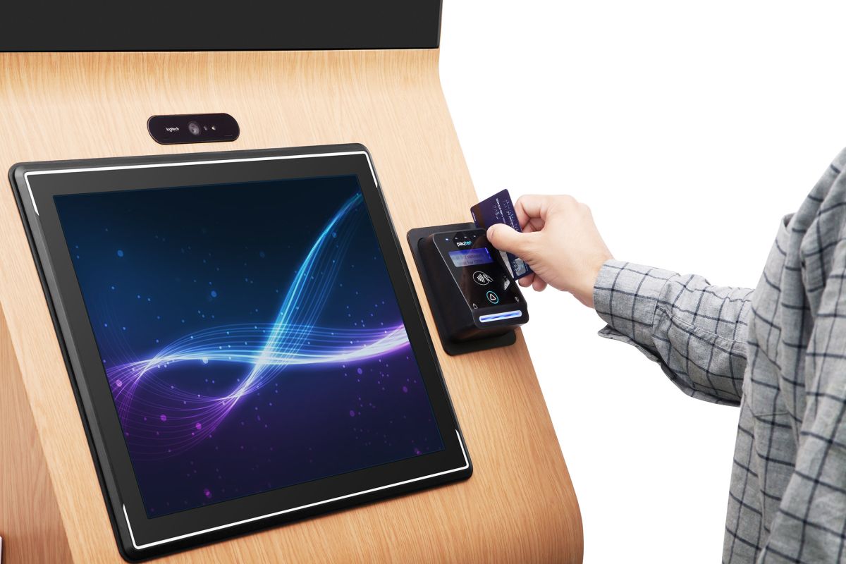 Dawn Dickson-Akpoghene: Retail Revolutionary - Newegg Investors Site